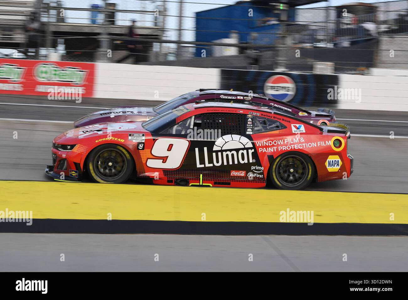 MARTINSVILLE, VA - OCTOBER 25: Chase Elliott (#9 Hendrick Motorsports ...