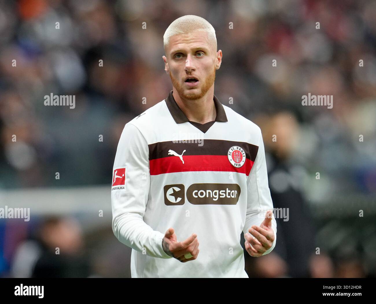 Louis Oppie (FC St. Pauli, #23) GER, Eintracht Frankfurt vs FC St ...