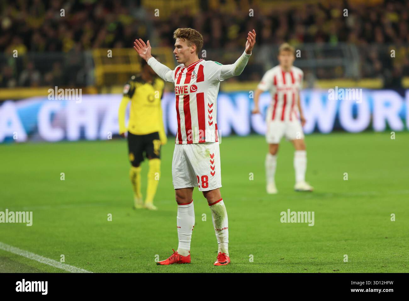 Sebastian Sebulonsen (1.FC Koeln, #28) GER, Borussia Dortmund gegen 1 ...