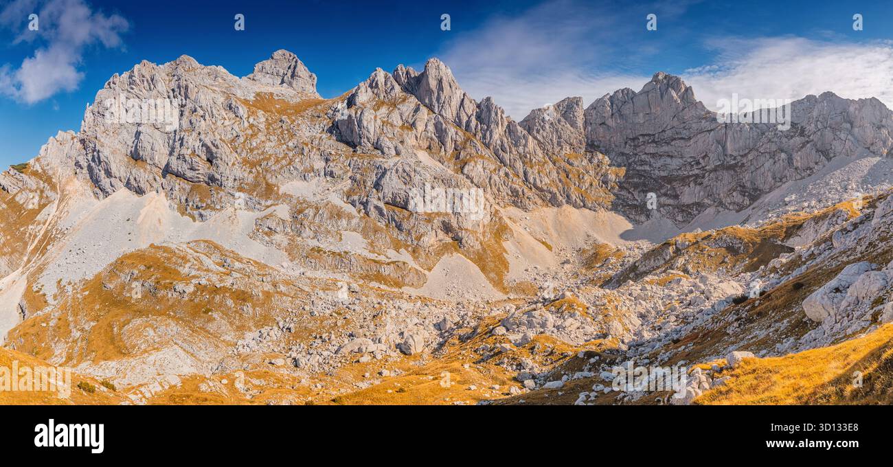Rugged mountains defining vast hi-res stock photography and images - Alamy