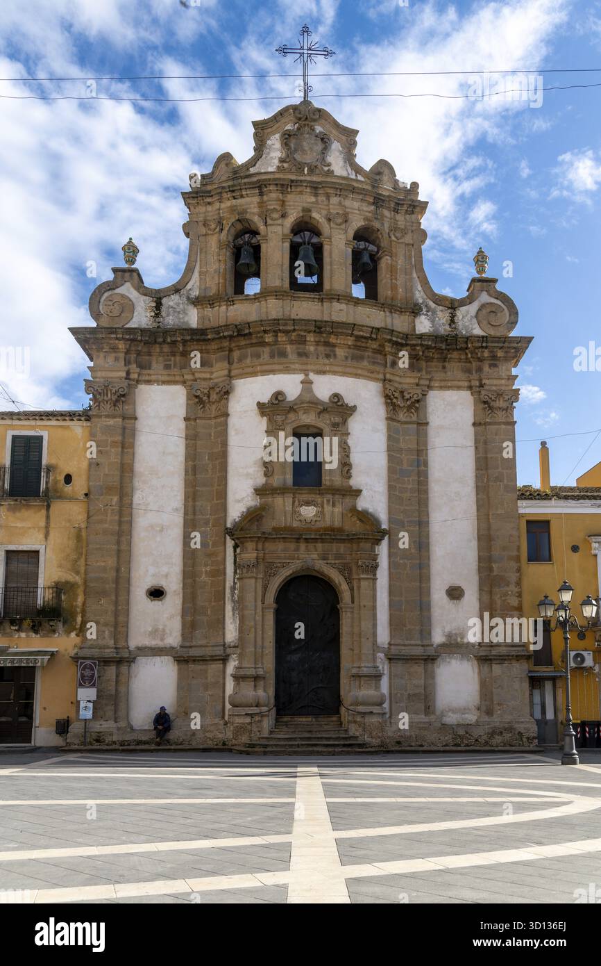 Niscemi, Sizilien - Italy - 03-26-2025: Baroque-style church facade in ...