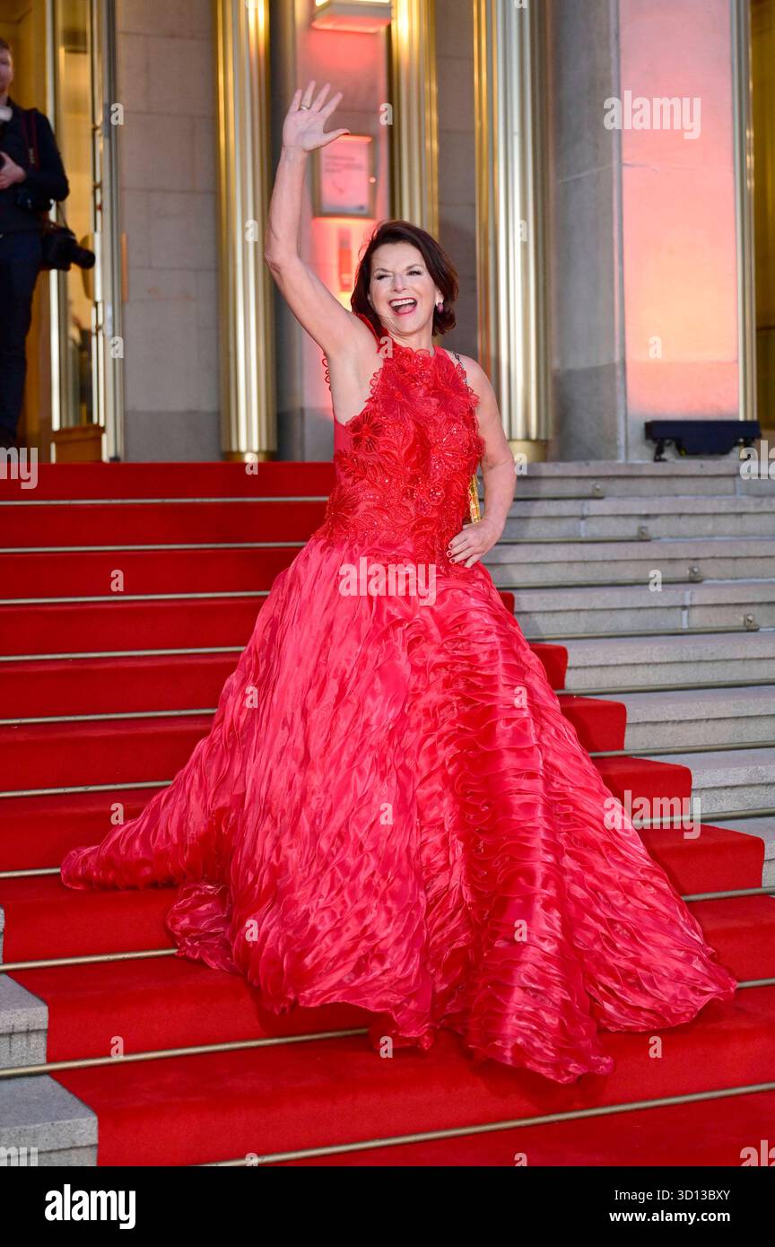 Claudia Obert beim 30. Leipziger Opernball 2025 in der Oper Leipzig ...