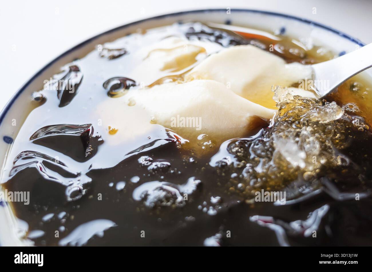 Delicious famous Taiwan snacks of tofu pudding Stock Photo - Alamy