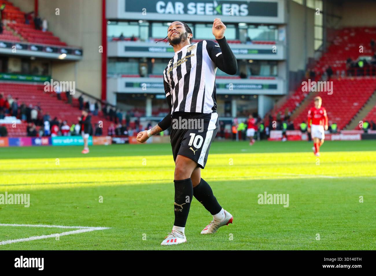 Oakwell Stadium, Barnsley, England - 25th October 2025 Sam Nombe (10 ...