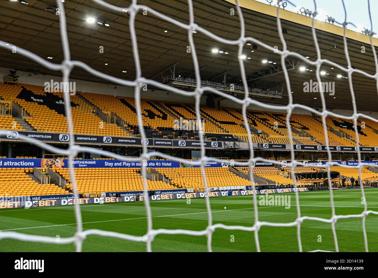 26th October 2025; Molineux Stadium, Wolverhampton, West Midlands ...