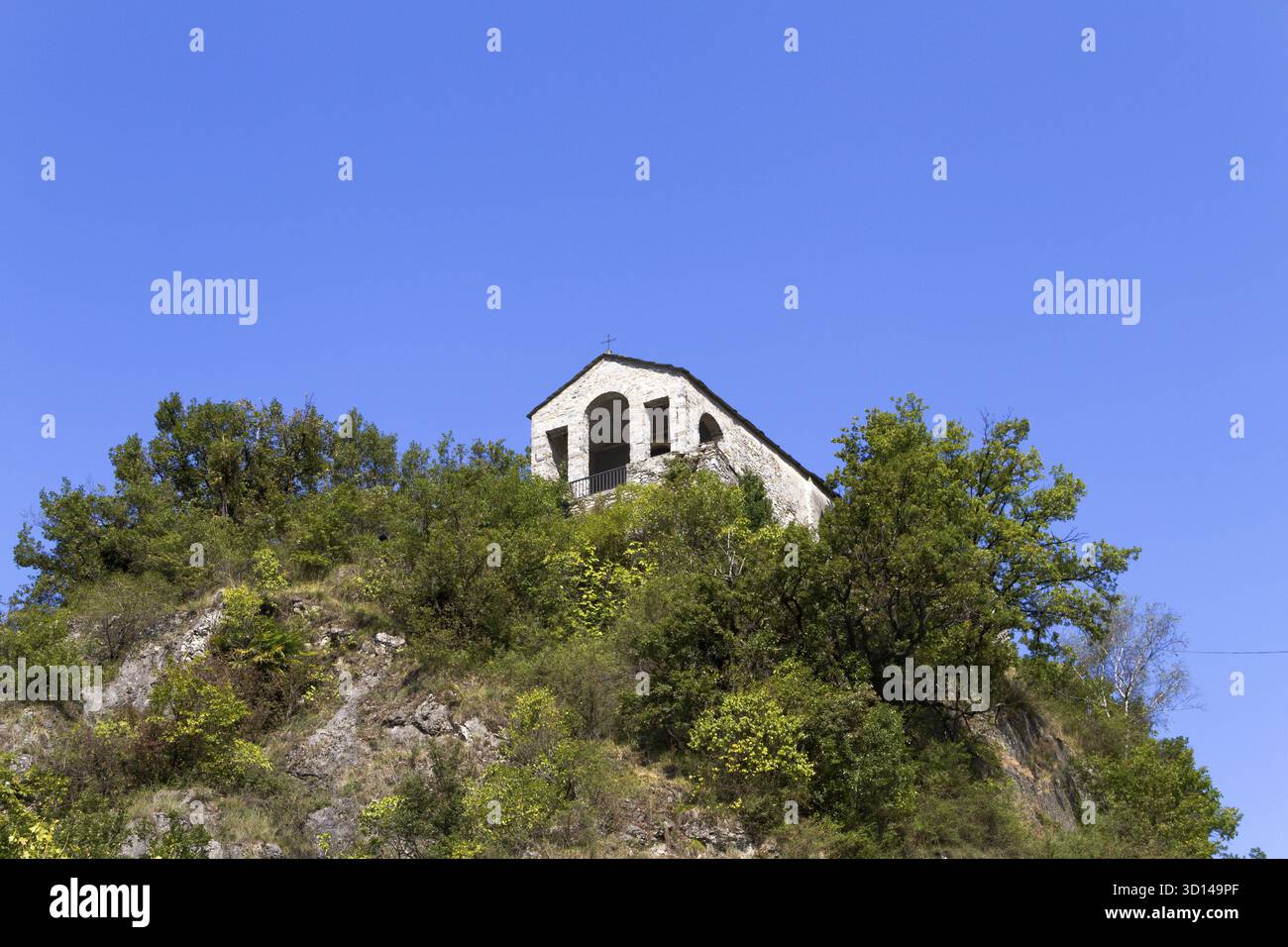 Blick auf Chiesa di Santa Veronica, bei Calde am Lago Maggiore in ...