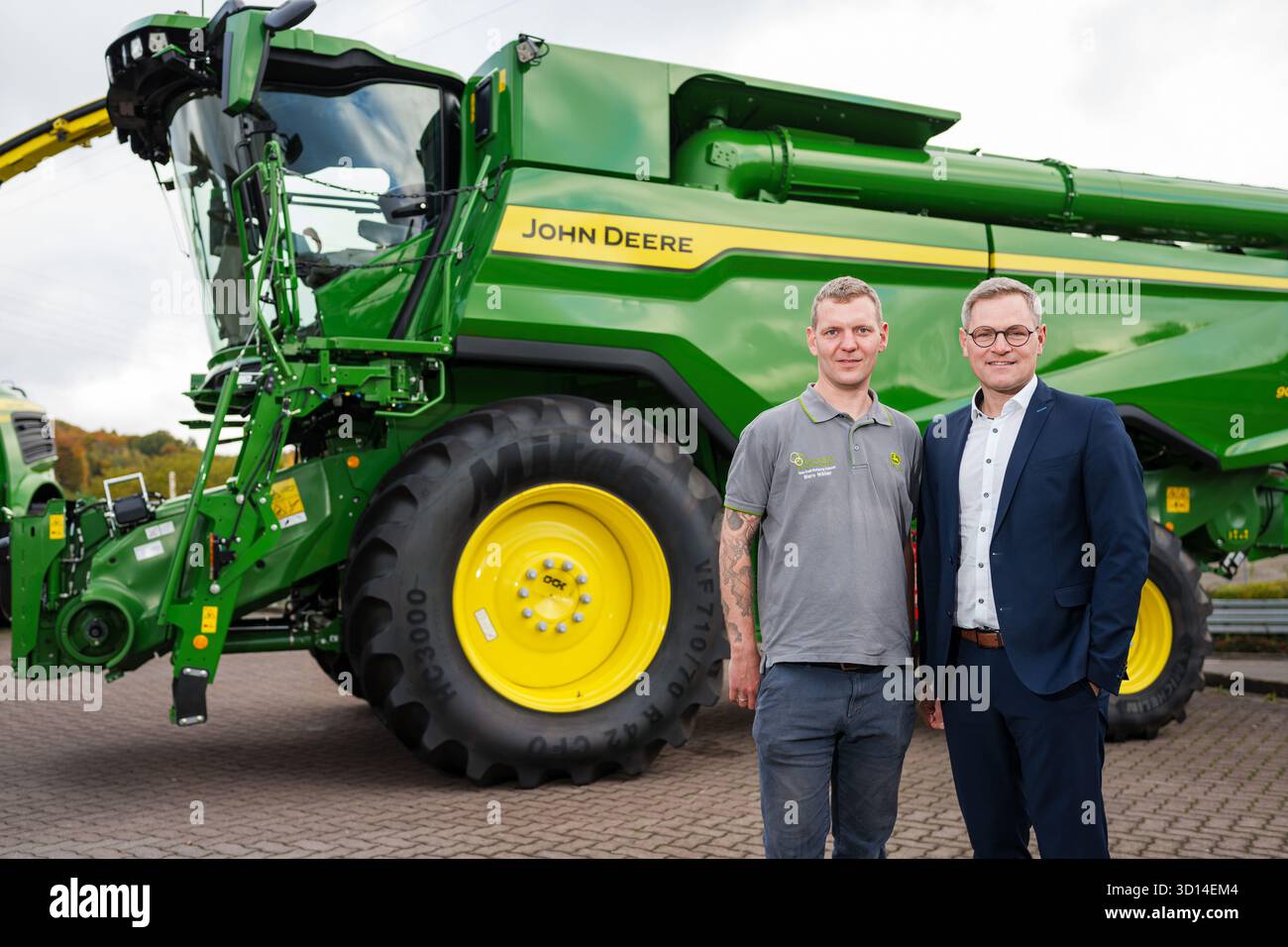 24 October 2025, Rhineland-Palatinate, Zweibrücken: Marc Möller (l ...