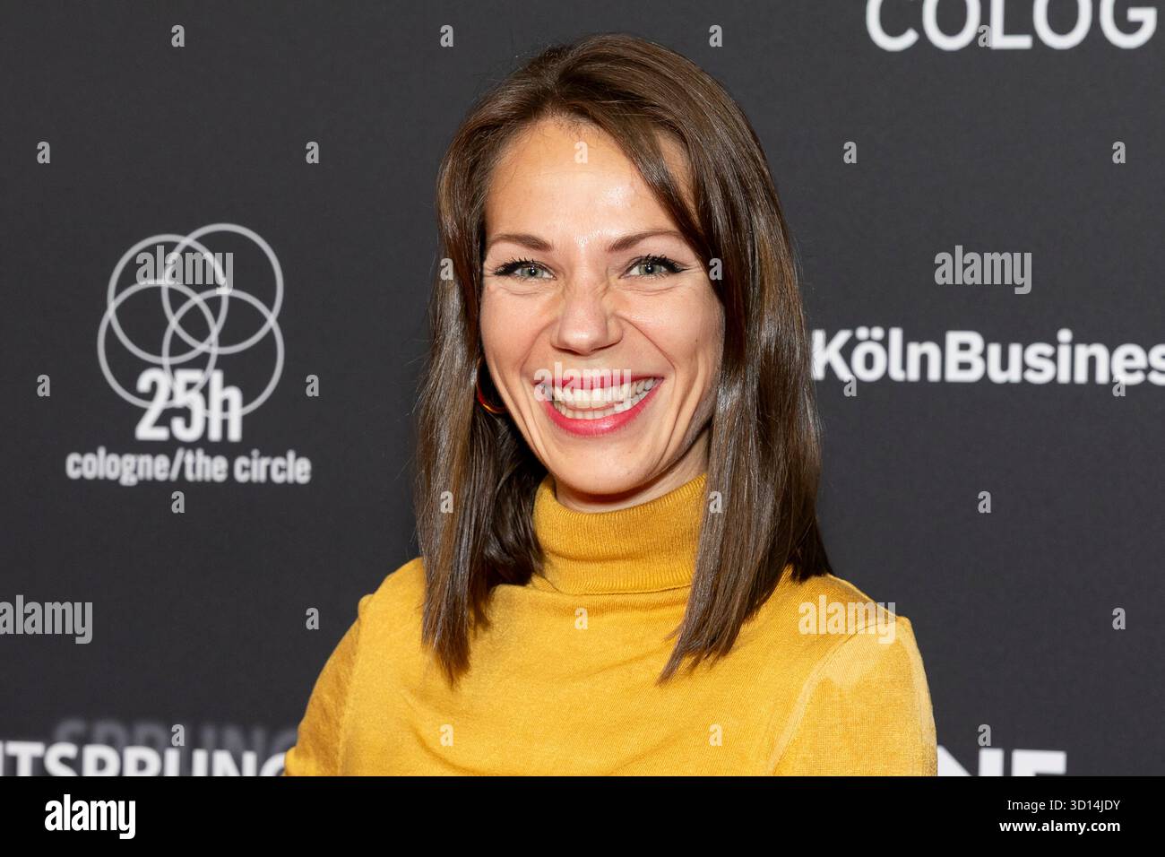 Actress Jennifer OPARA (middle), portrait, friendly, laughing, on the ...