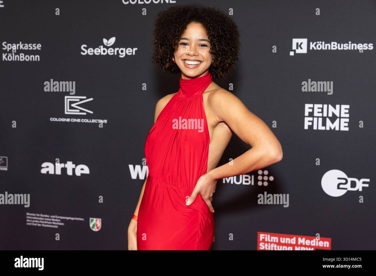 Actress Jess MAURA (middle), portrait, half-length, friendly, laughs ...