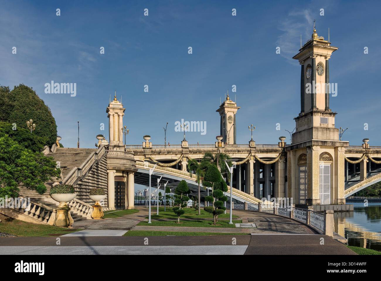Grand seri gemilang bridge hi-res stock photography and images - Alamy