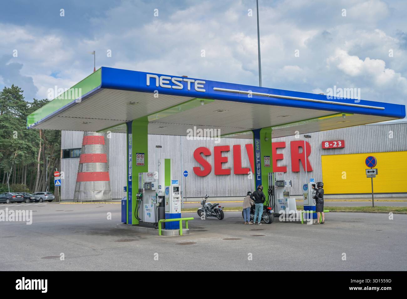 Tankstelle Neste, Tallinn, Estland *** Petrol station Neste, Tallinn ...