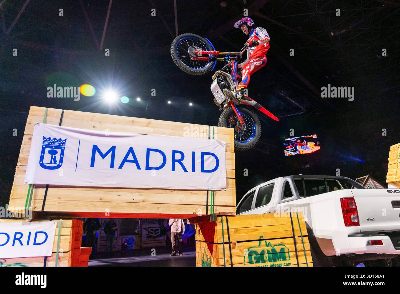 Madrid, Madrid, Spain. 26th Oct, 2025. HARRY HEMINGWAY of Beta ...