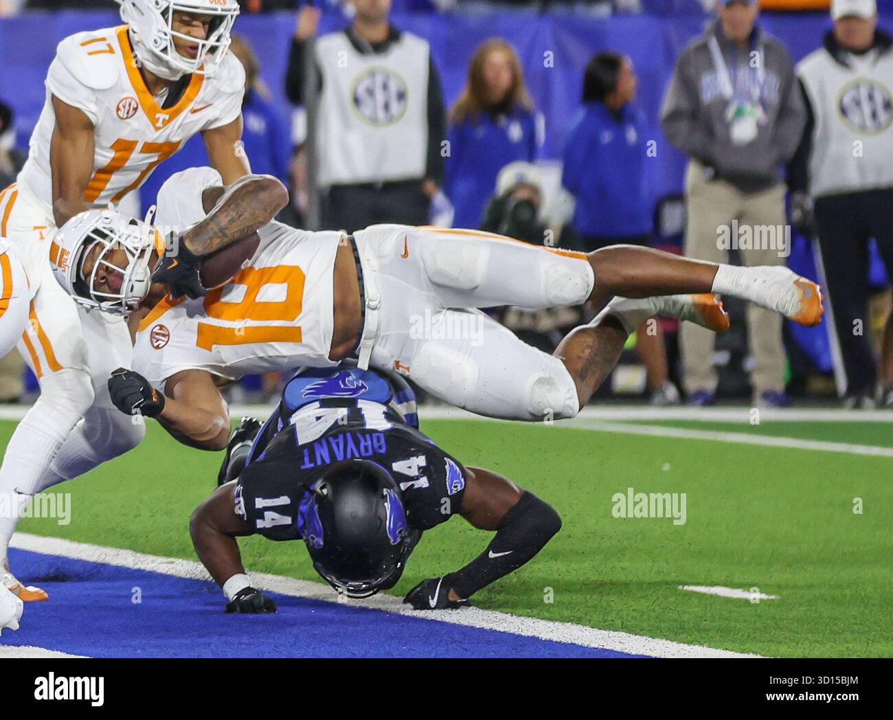 October 25, 2025: Tennessee's DeSean Bishop (18) scores a touchdown ...