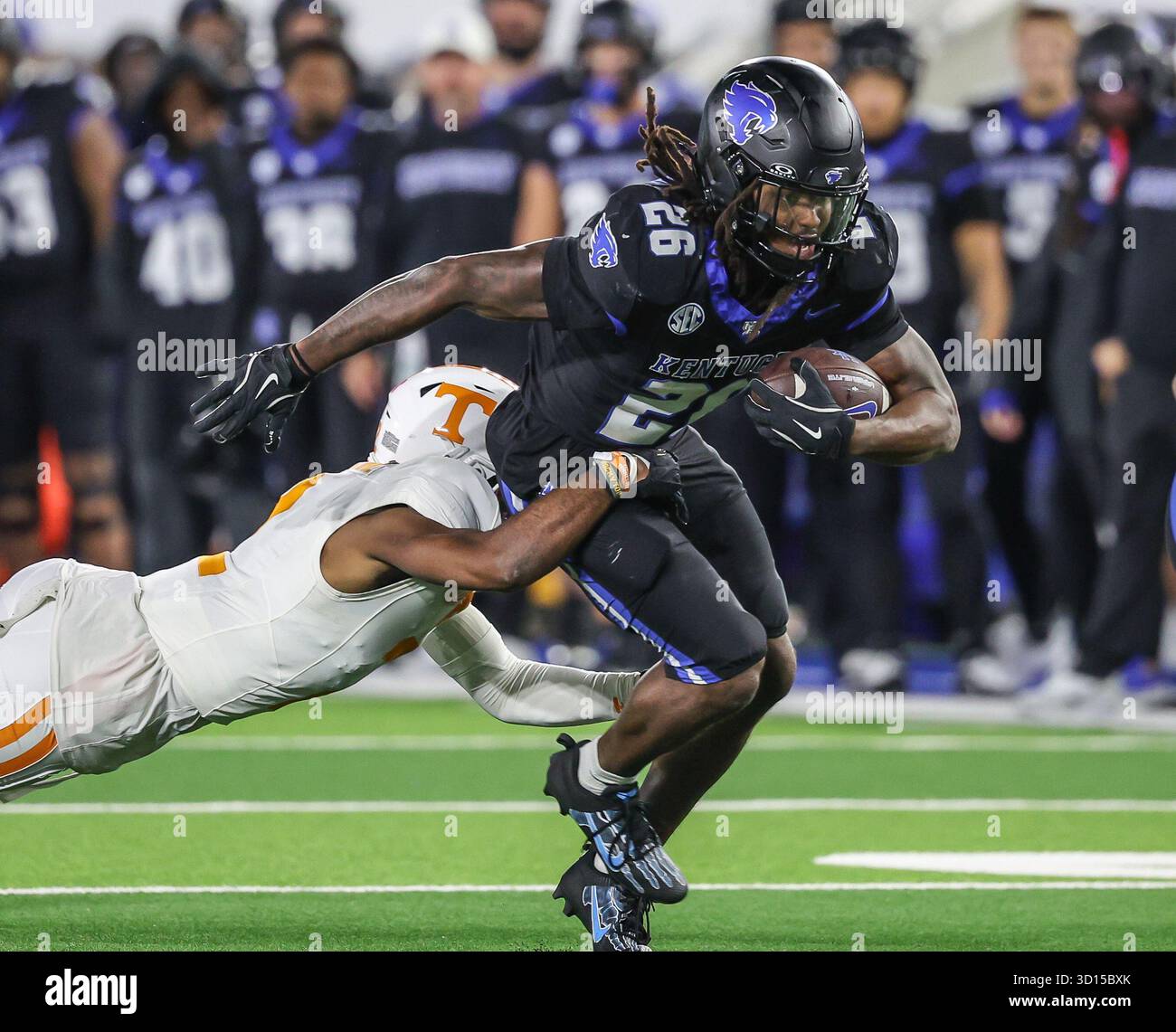 October 25, 2025: Kentucky's Jason Patterson (26) breaks free of a ...