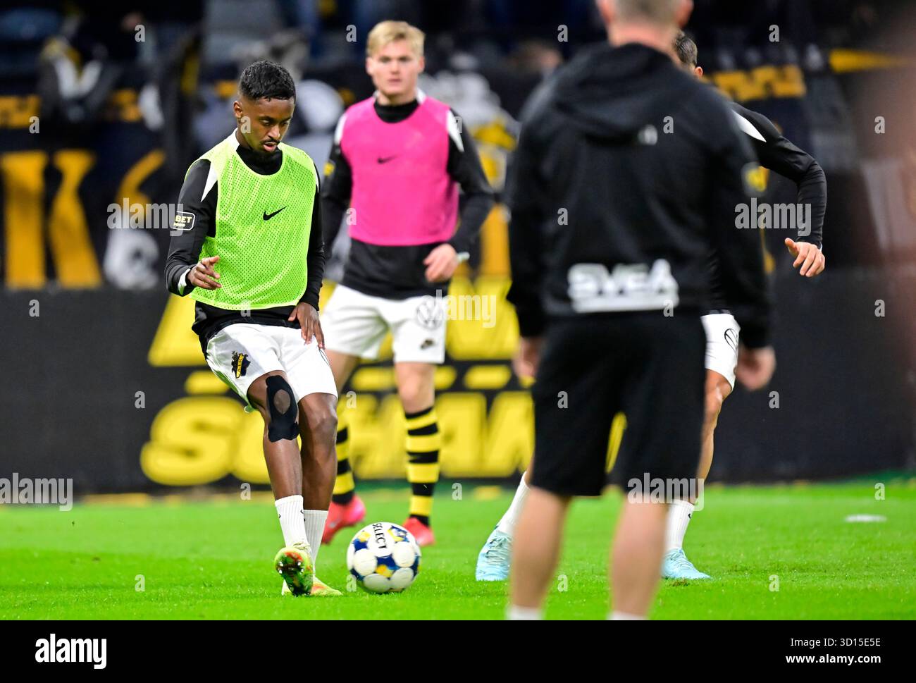STOCKHOLM, SWEDEN 20251026AIK's Abdihakin Ali warms up before Sunday's ...