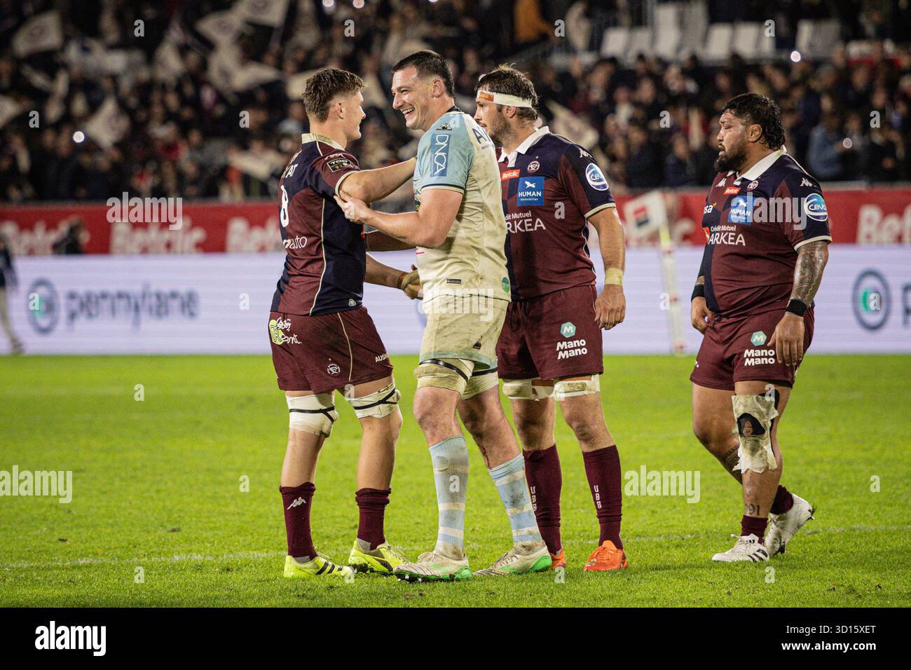 Bordeaux, France. 25th Oct, 2025. All players from both teams greet ...