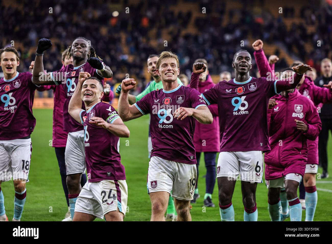 Zian Flemming of Burnley celebrates the win with the fans during the ...