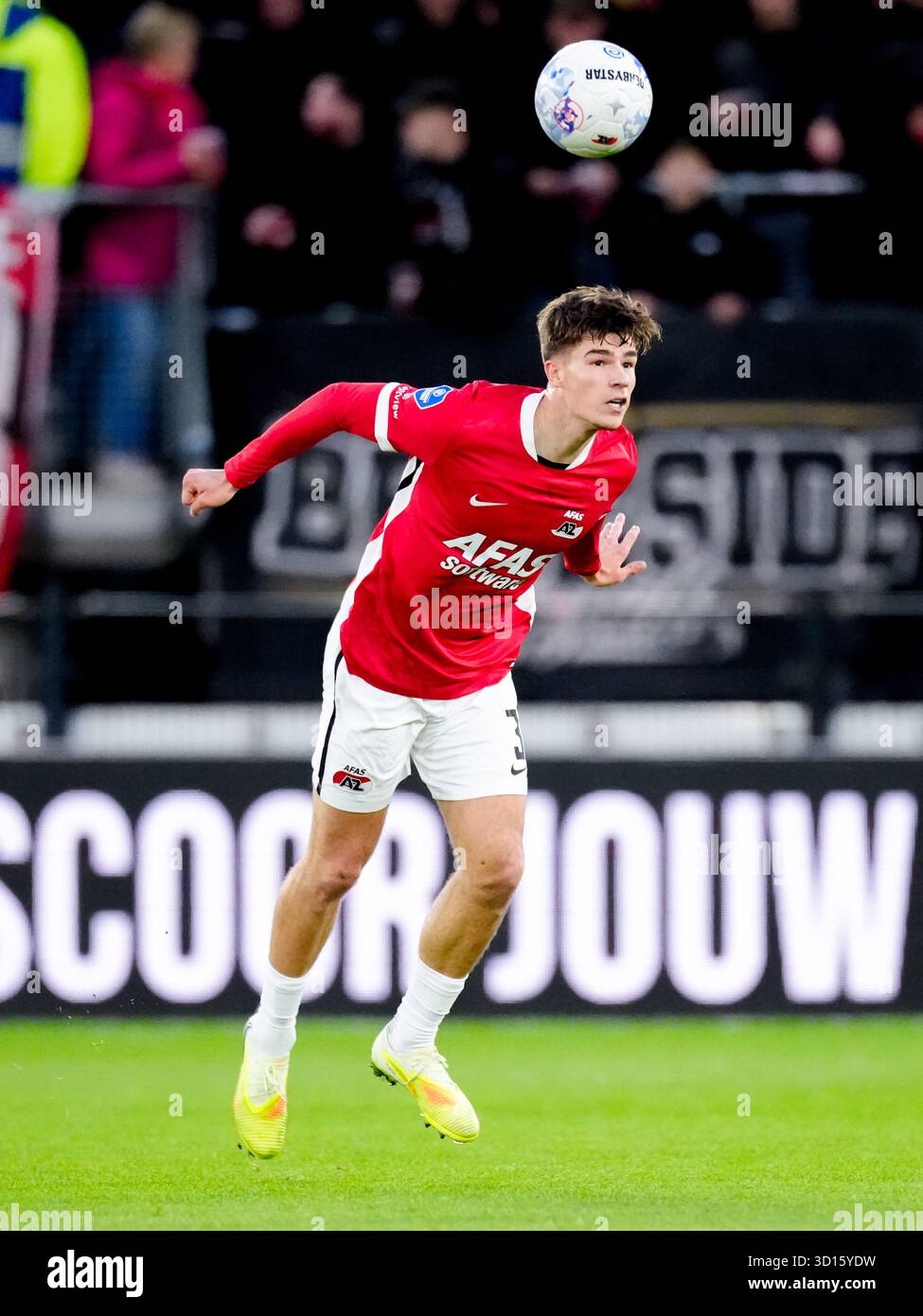 ALKMAAR, NETHERLANDS - OCTOBER 26: Wouter Goes of AZ Alkmaar heads the ...