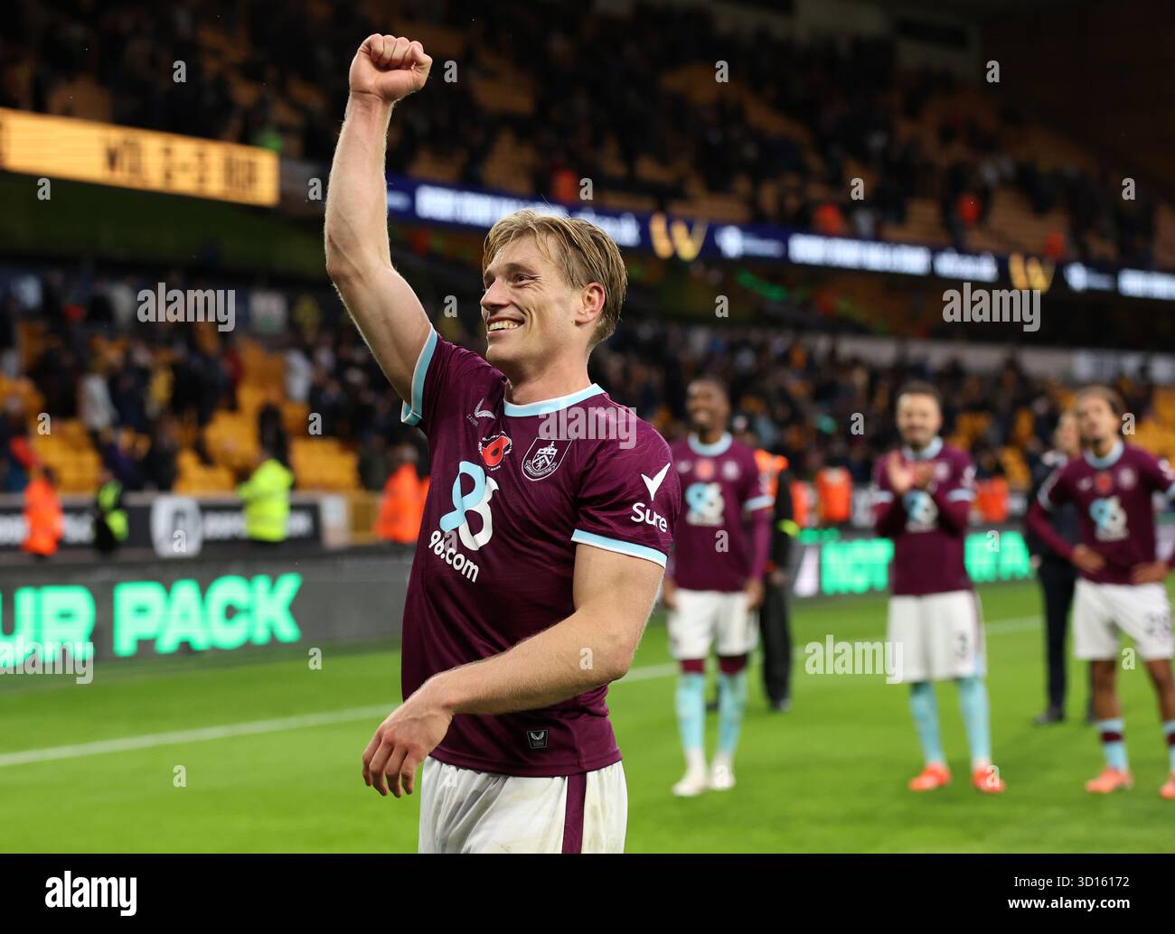 Burnley's Zian Flemming celebrates the win after the Premier League ...