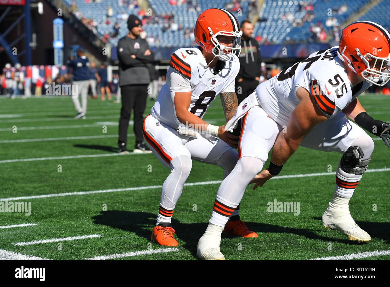 Cleveland Browns quarterback Dillon Gabriel (8) and center Ethan Pocic ...