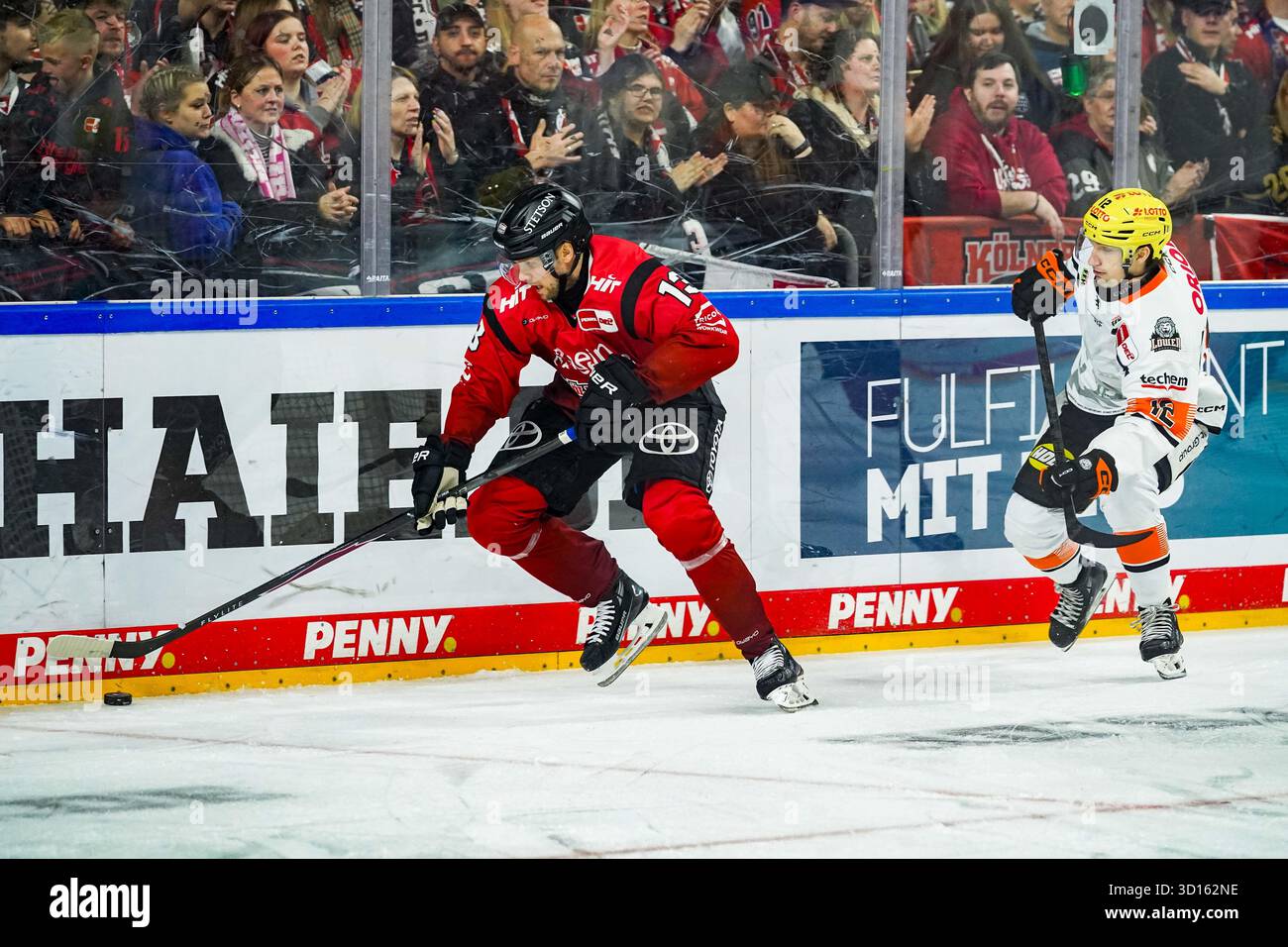 Eishockey Penny-DEL 14. Spieltag Koelner Haie - Loewen Frankfurt am 26. ...
