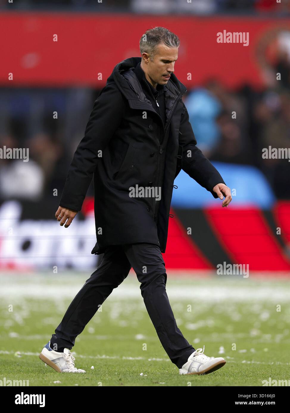 ROTTERDAM - Feyenoord coach Robin van Persie during the Dutch ...