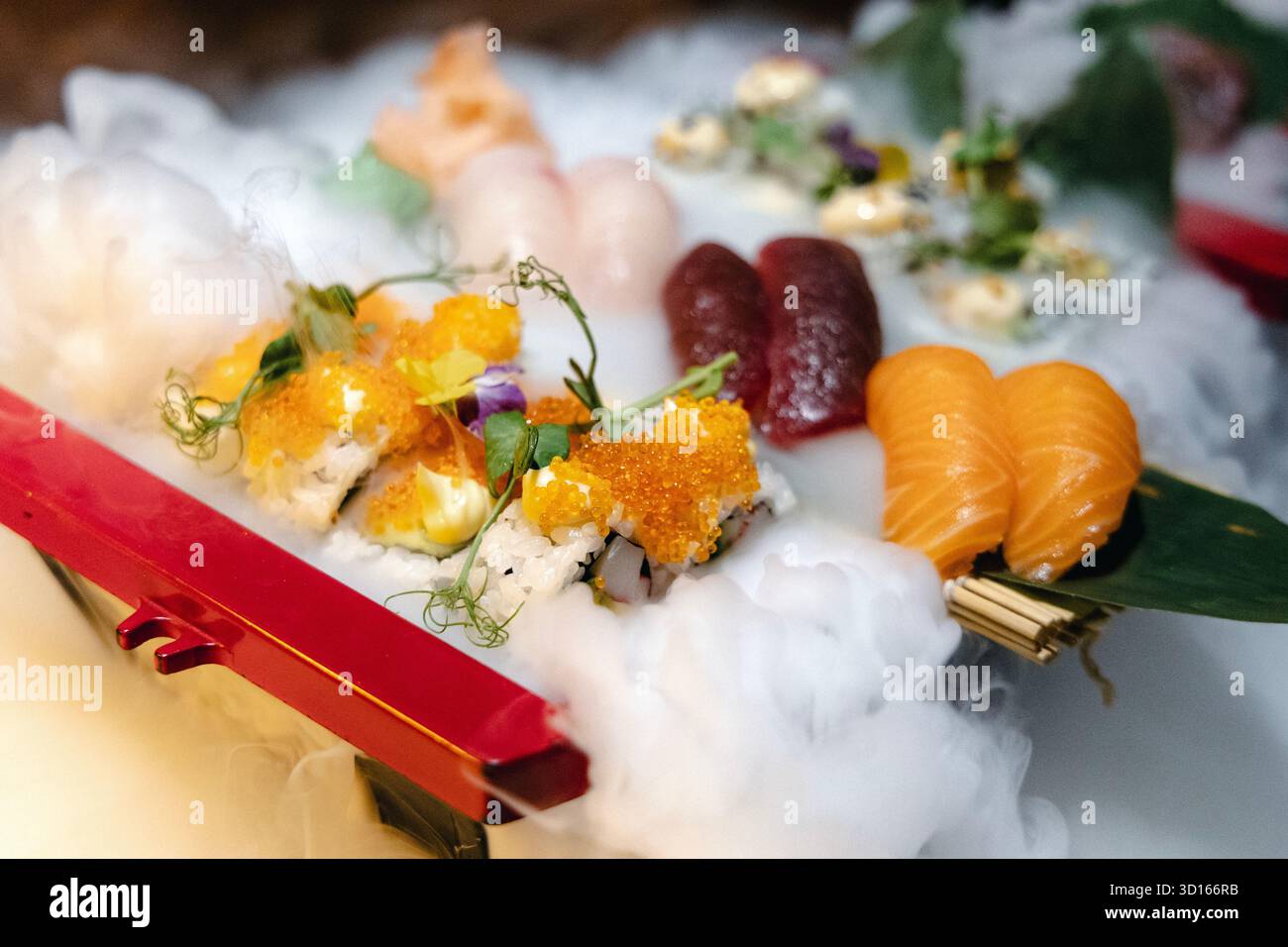 Sushi boat dry ice hi-res stock photography and images - Alamy
