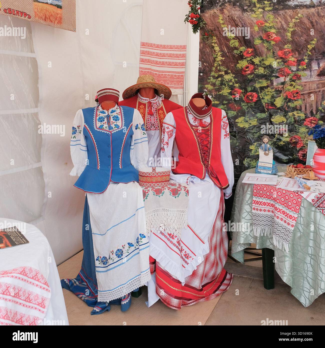 Belarusian national costumes hi-res stock photography and images - Alamy