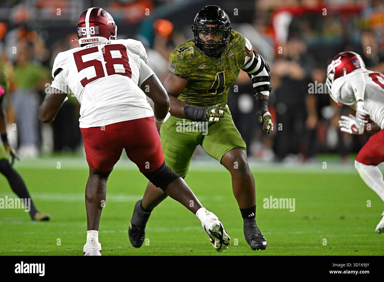 MIAMI GARDENS, FL - OCTOBER 25: Miami defensive lineman Rueben Bain Jr ...