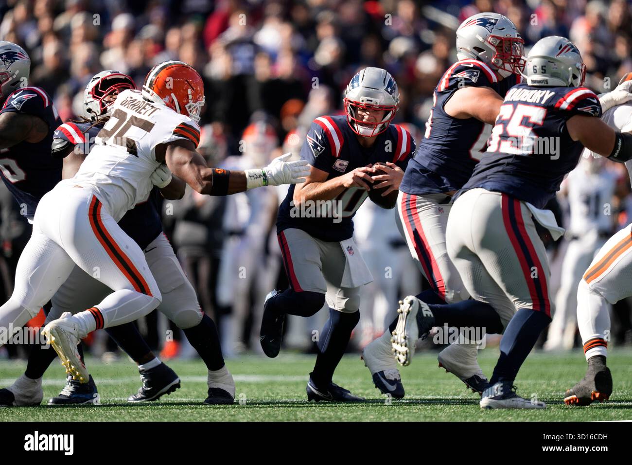 Cleveland Browns defensive end Myles Garrett (95) closes in before ...