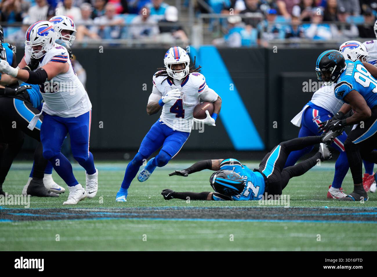 Buffalo Bills running back James Cook III (4) runs for a touchdown ...