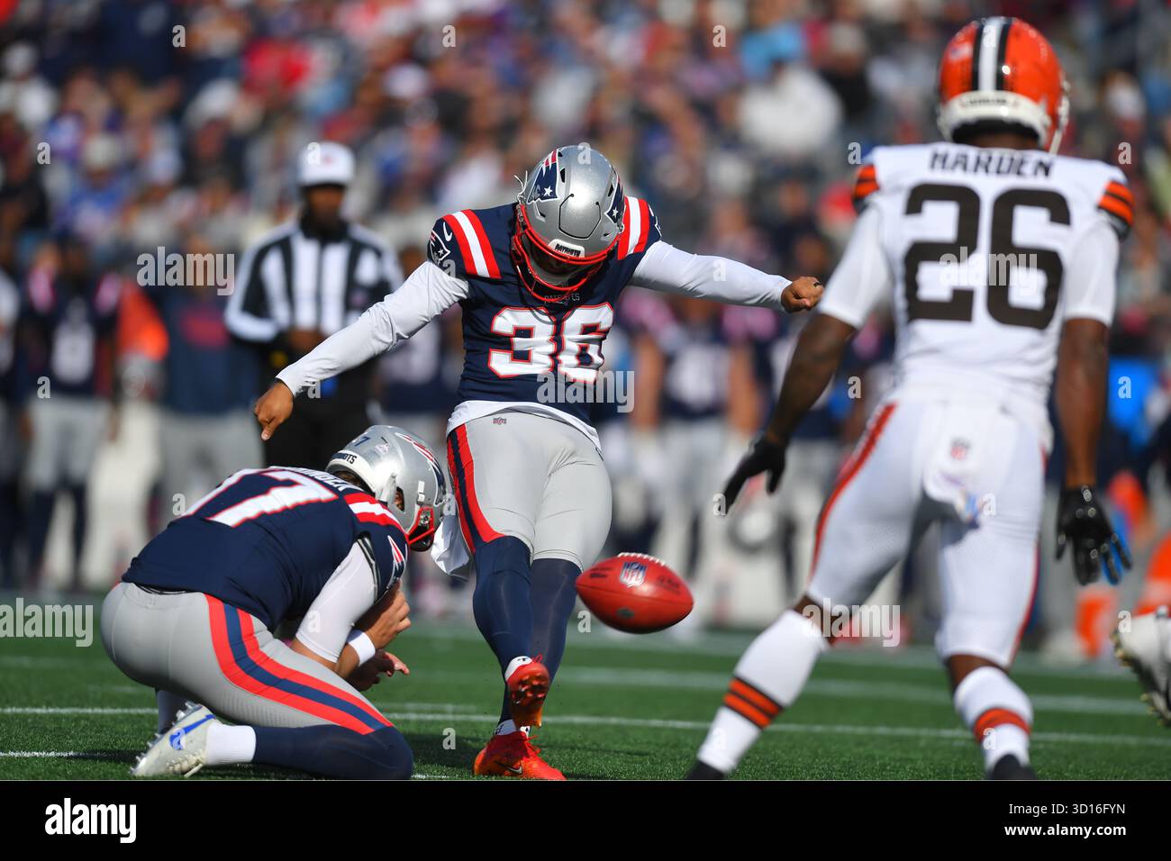 New England Patriots kicker Andy Borregales (36) kicks a field goal in ...