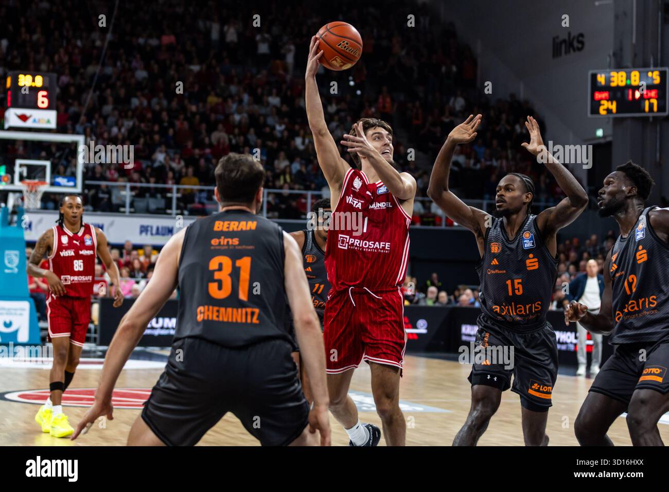 26.10.2025, BROSE Arena, Bamberg, GER, easy-Credit Basketball ...