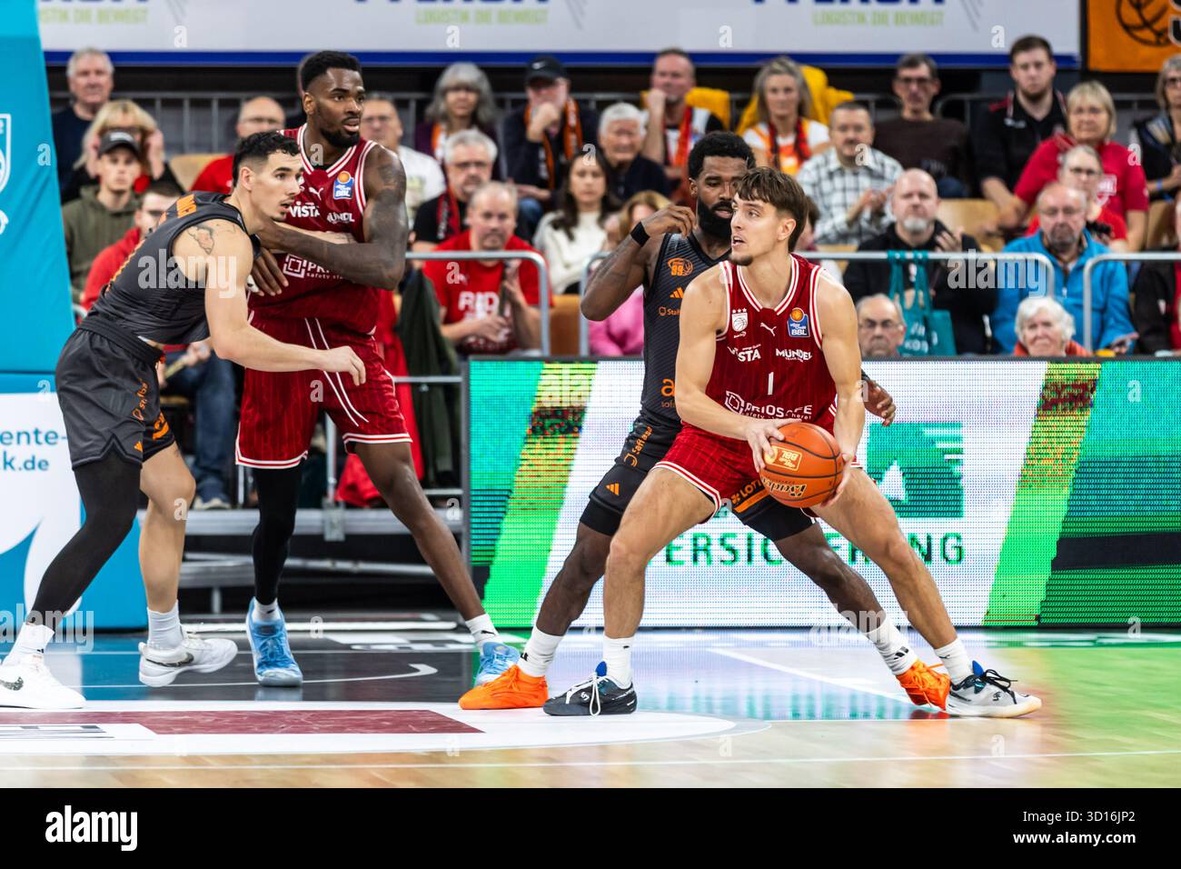 26.10.2025, BROSE Arena, Bamberg, GER, easy-Credit Basketball ...