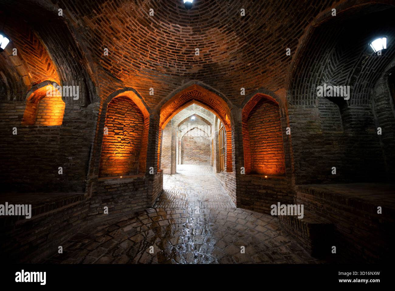 The hallway of the Falak ol-Aflak castle Stock Photo - Alamy