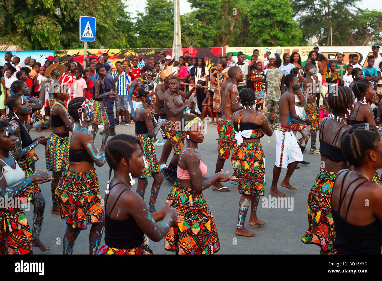 Angola dance hi-res stock photography and images - Alamy