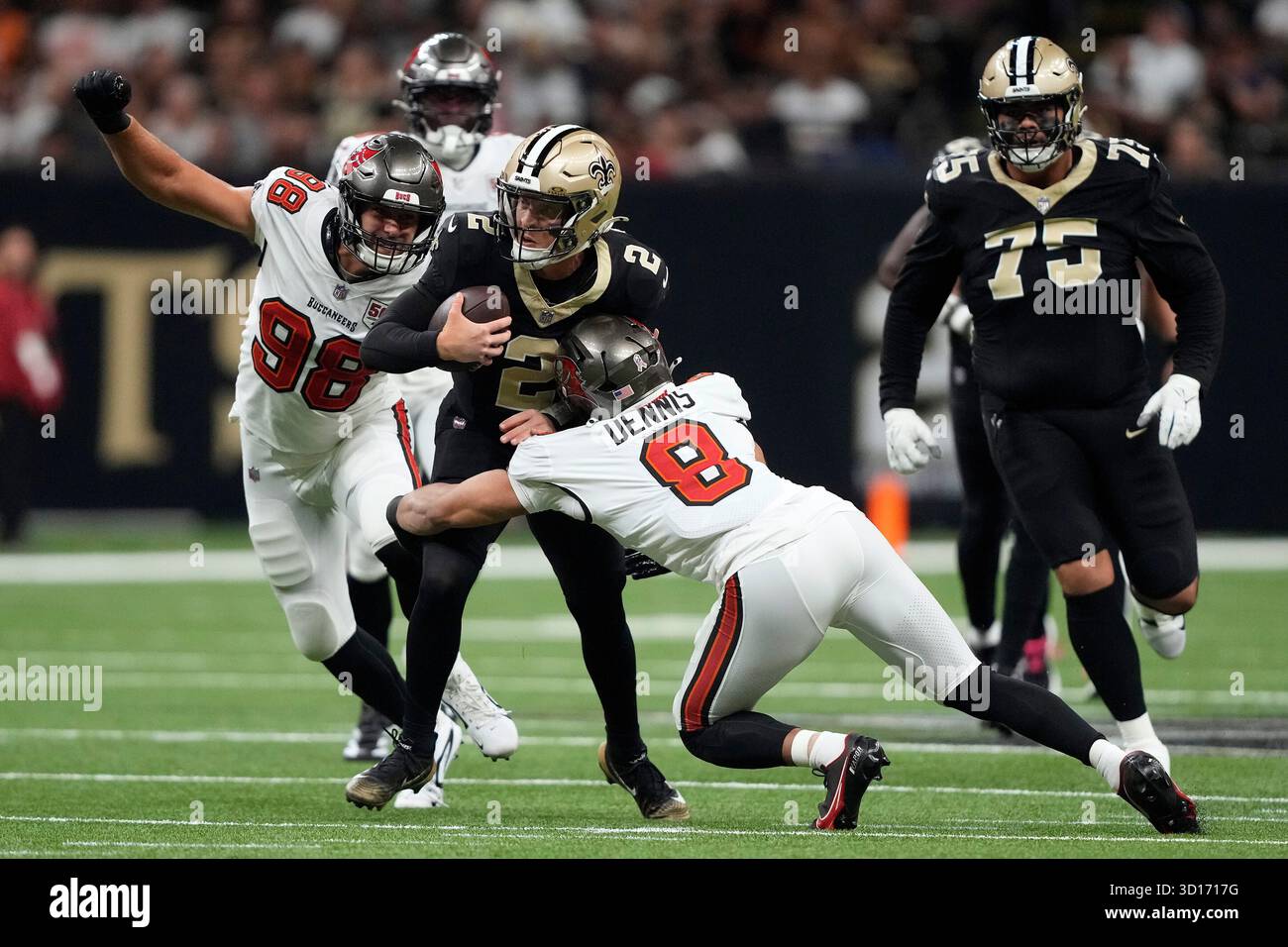 Tampa Bay Buccaneers linebacker SirVocea Dennis (8) and linebacker ...