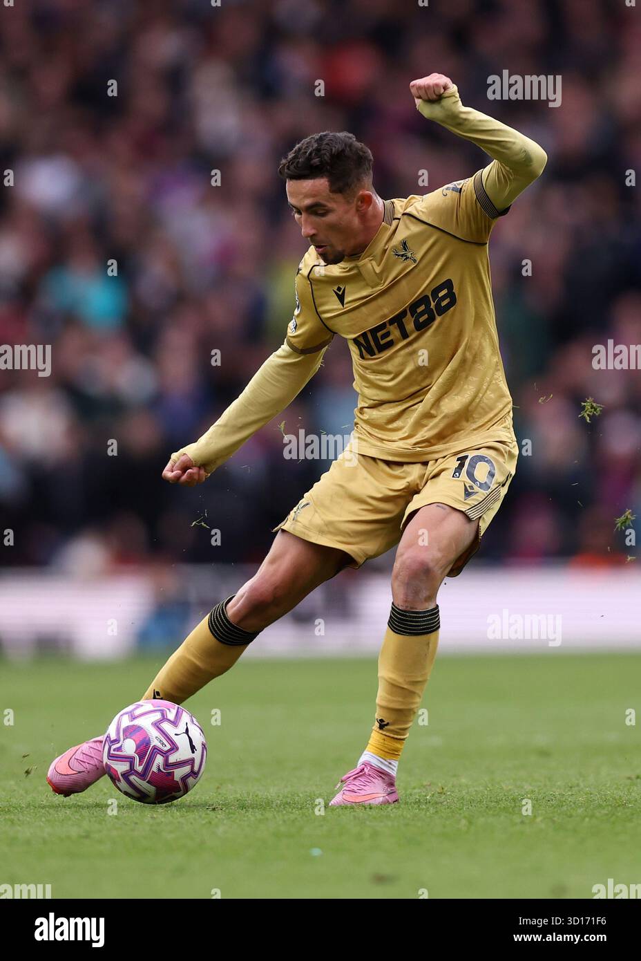London, UK. 26th Oct, 2025. Yeremy Pino of Crystal Palace during the ...