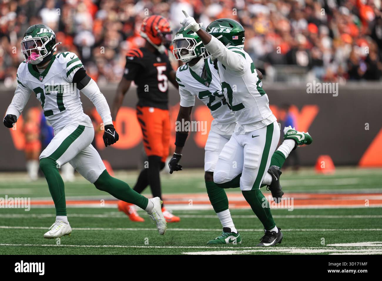 From left: New York Jets safety Malachi Moore (27), cornerback Azareye ...
