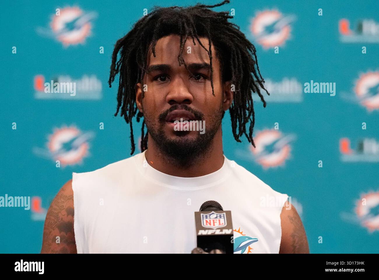 Miami Dolphins wide receiver Jaylen Waddle speaks an NFL football game ...