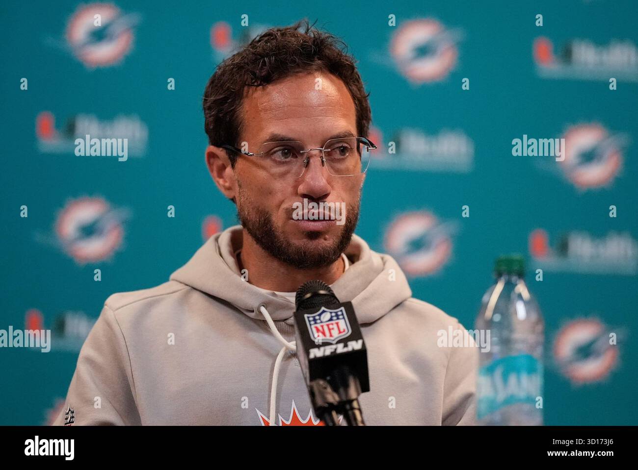 Miami Dolphins head coach Mike McDaniel speaks an NFL football game ...
