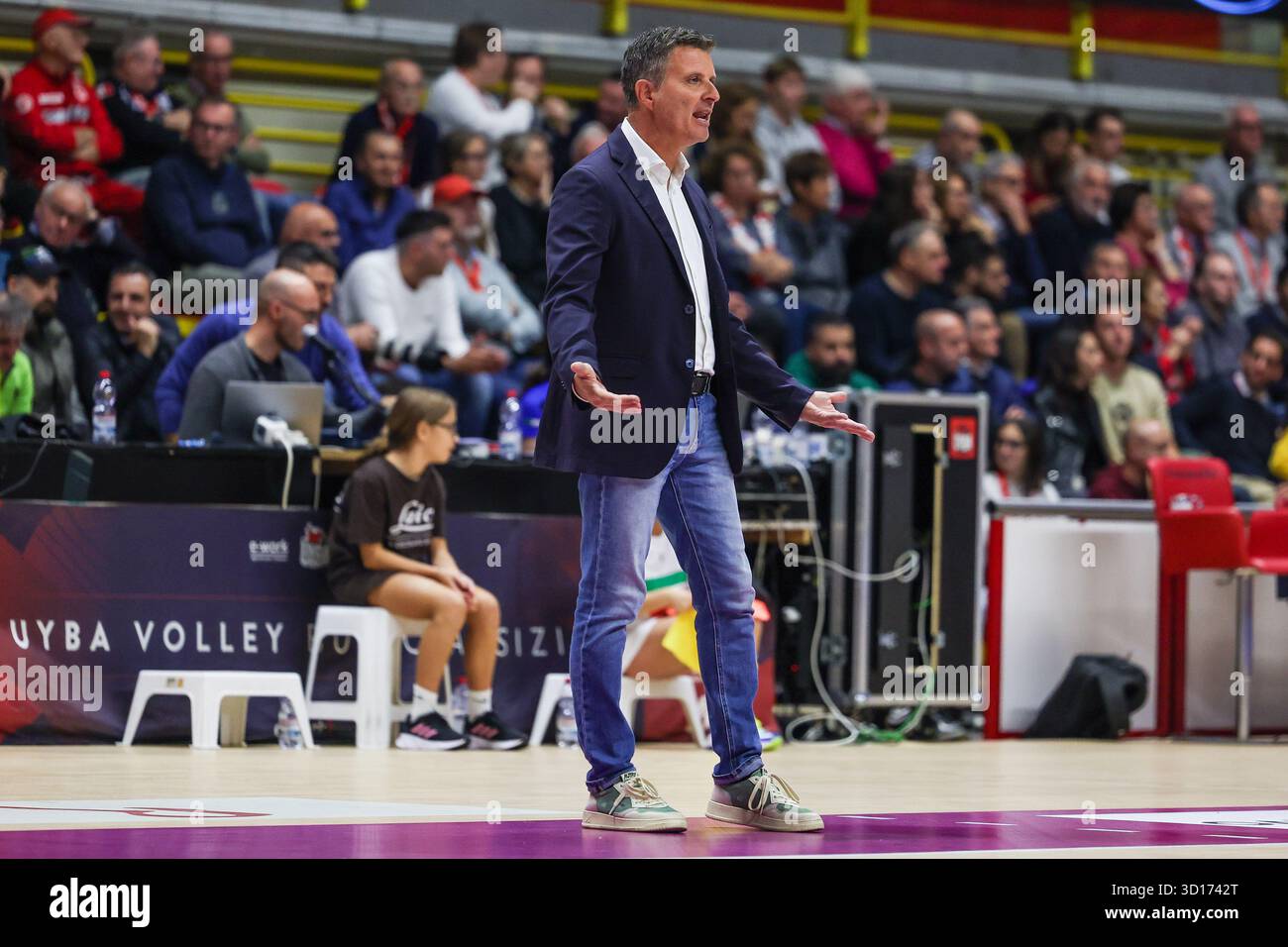 Andrea pistola hi-res stock photography and images - Alamy