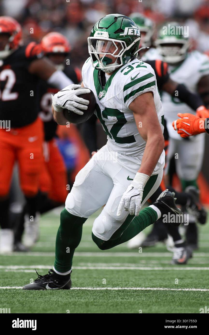 October 26, 2025: New York Jets RB Isaiah Davis runs the ball during ...