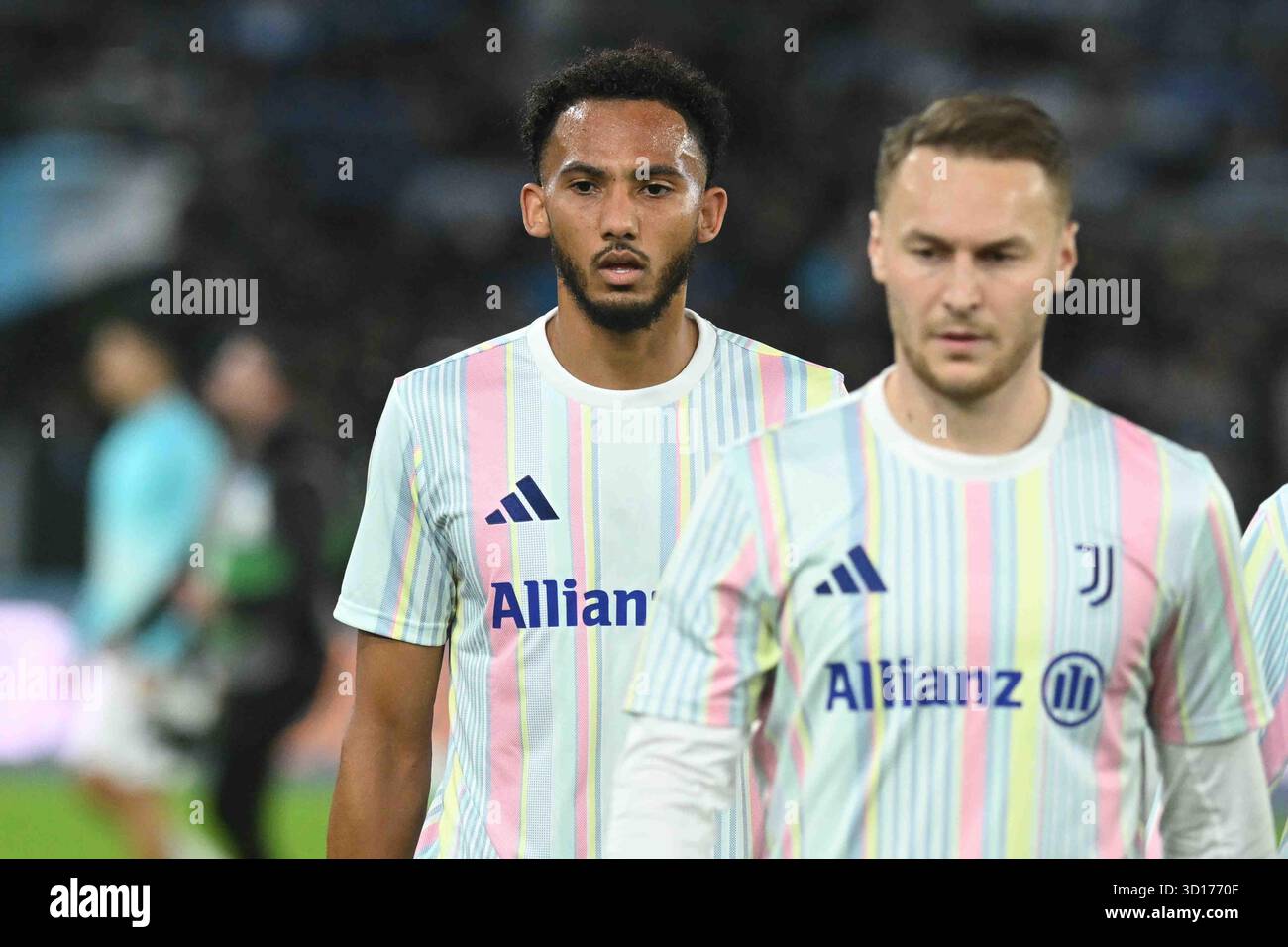 Lloyd Kelly of Juventus FC look on before the Serie A Enilive between ...
