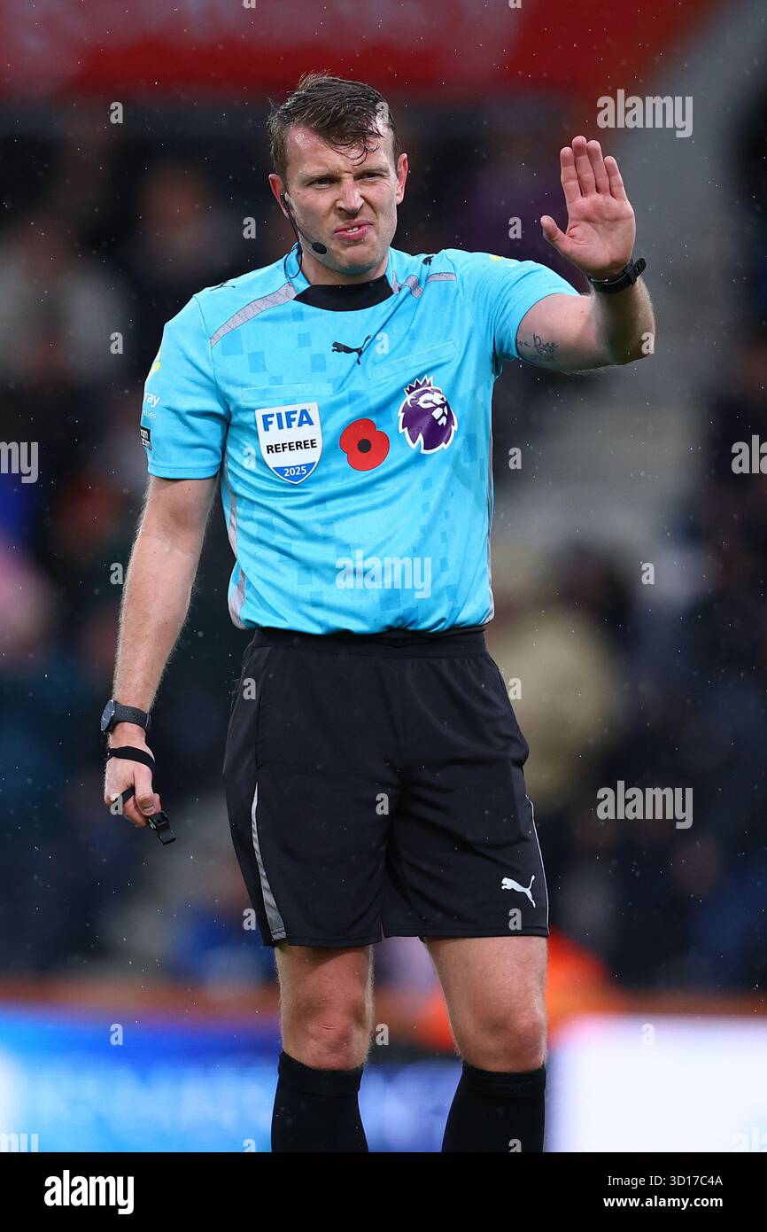 Bournemouth, England, 26th October 2025. Referee Sam Barrott during the ...
