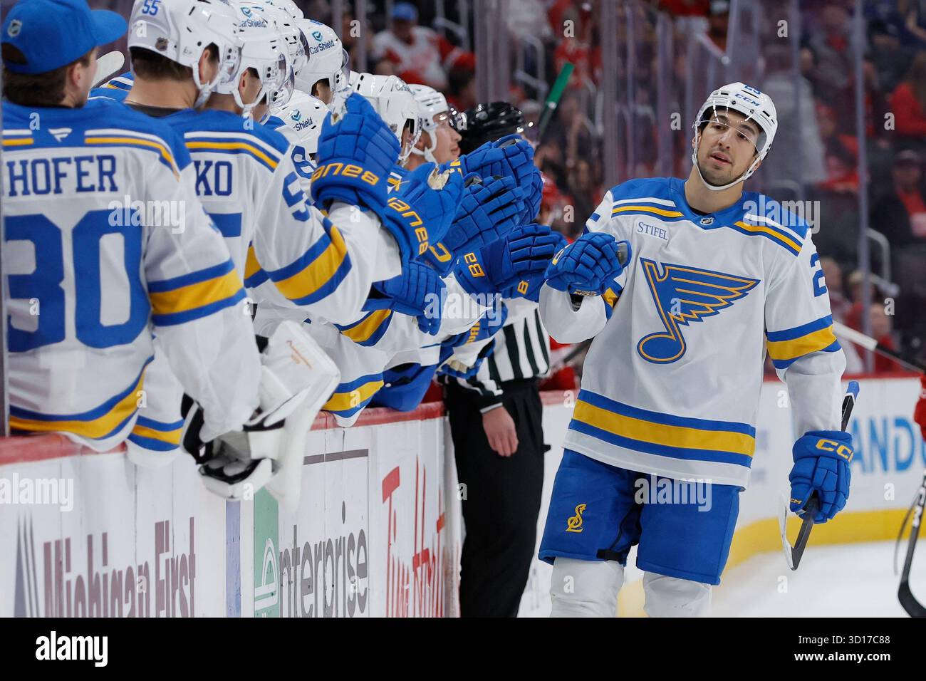 St. Louis Blues right wing Jordan Kyrou (25) celebrates with teammates ...