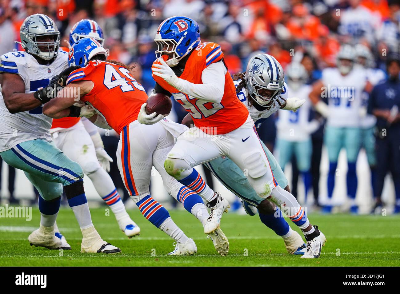 Denver Broncos linebacker Dondrea Tillman (92) returns a Dallas Cowboys ...