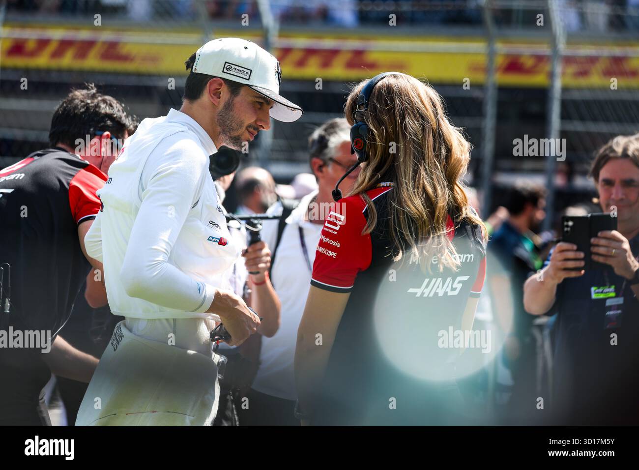 OCON Esteban (fra), Haas F1 Team VF-25, MULLER Laura (ger), Engineer of ...