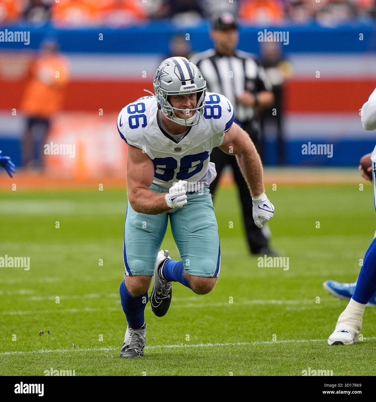 October 26, 2025: Dallas Cowboys tight end Luke Schoonmaker (86) runs a ...