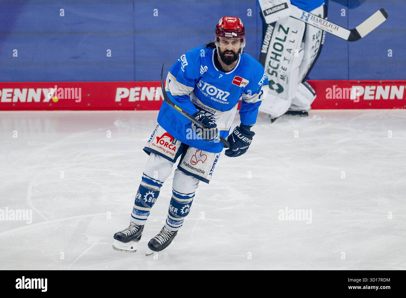 Dominik Bittner (Schwenninger Wild Wings, #7) beim Warmup GER, EHC Red ...